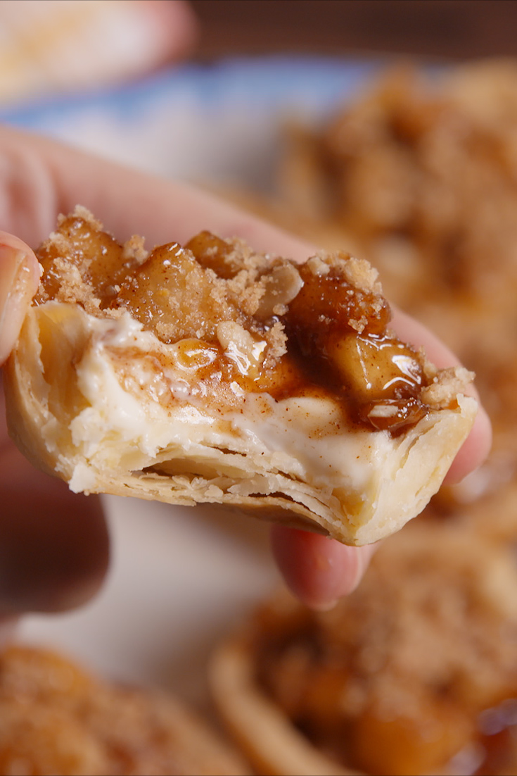 18 Easy Apple Crisp Recipes - How to Make Homemade Apple Crisps —Delish.com