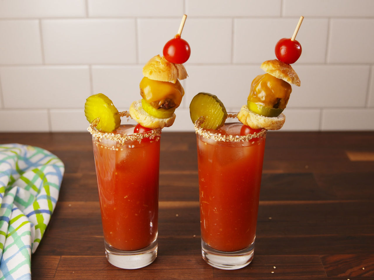 Drink Bloody Mary Con Hamburger